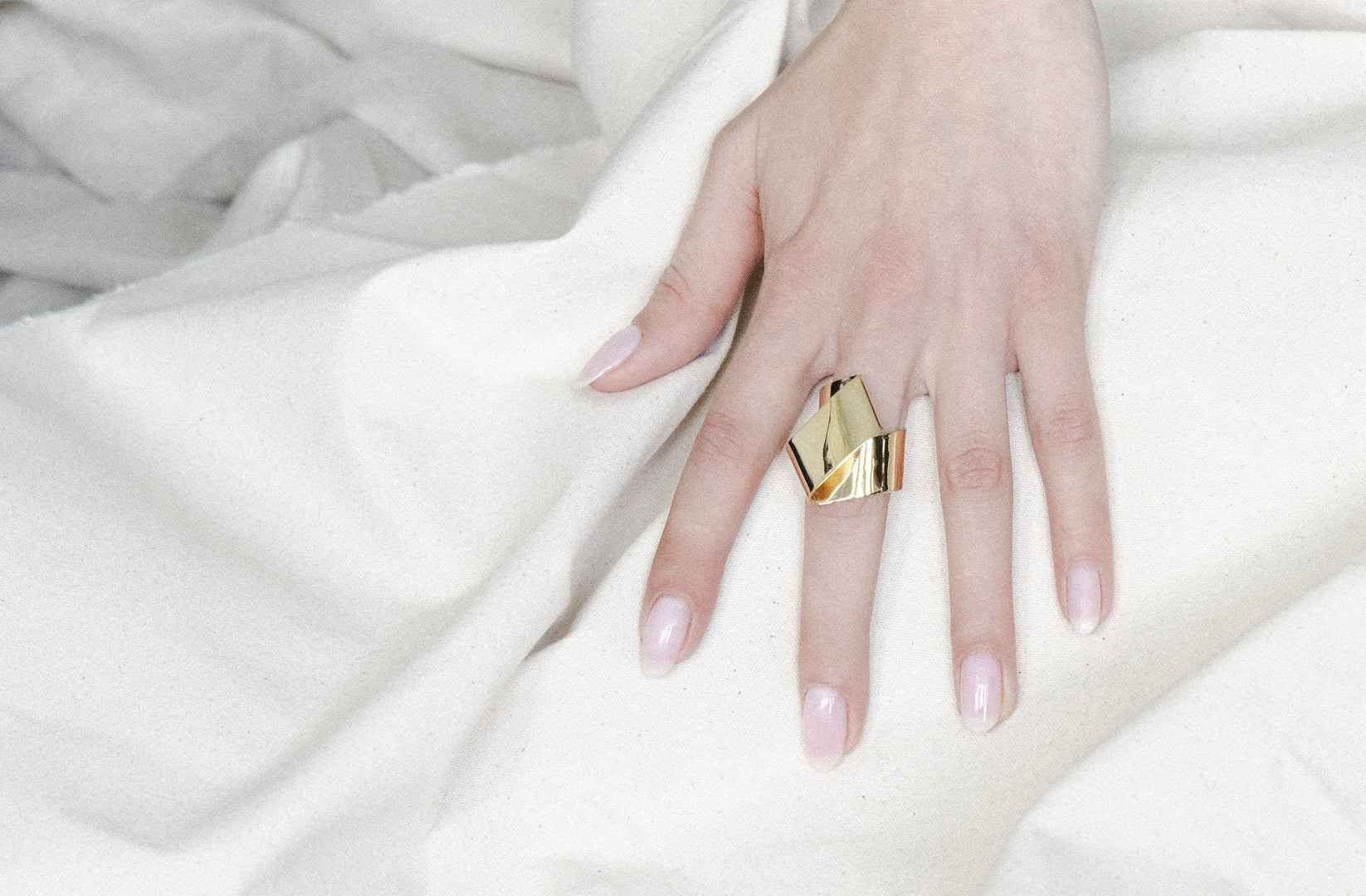 Z Ring – Bold Sculptural Statement – Oblik Atelier